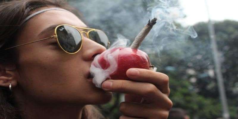 Como parar de fumar maconha? - Clínica Recuperando Vida